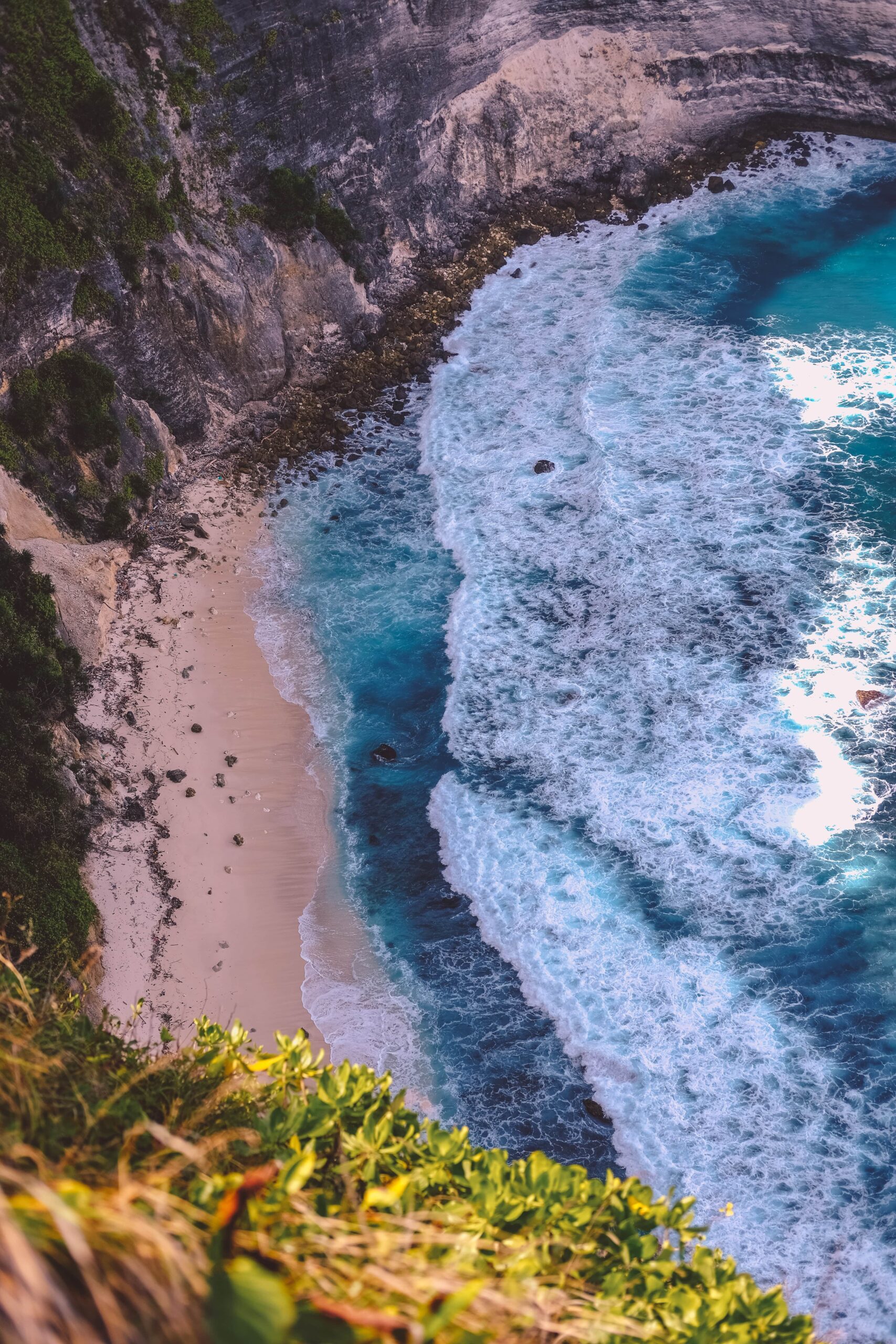 Broken Beach: A Dangerously Beautiful Cove - Danes on the Road